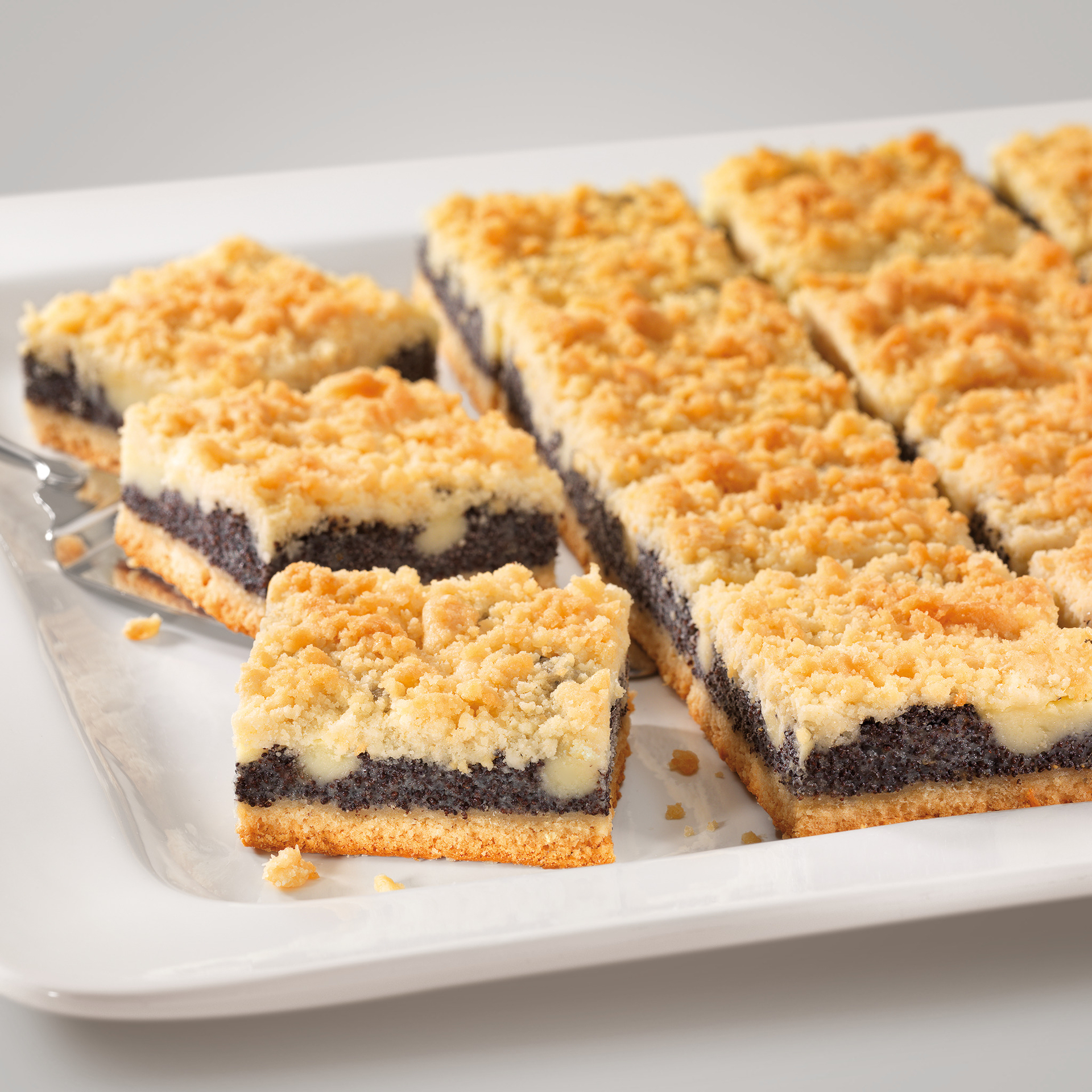 Mohnkuchen, geschnitten | Dr. Oetker Professional