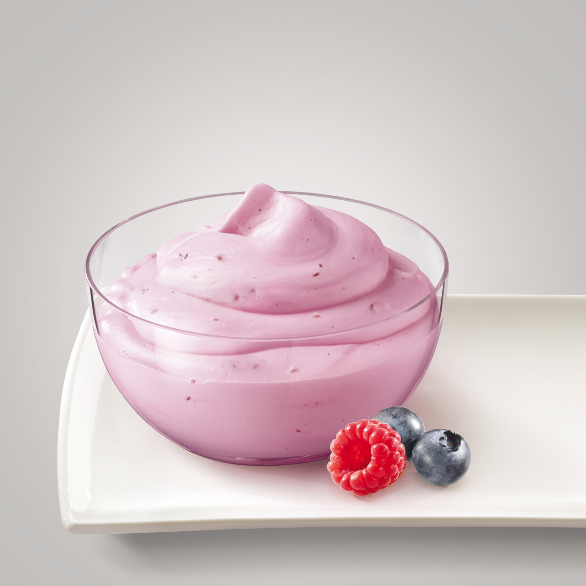 Joghurtcreme Himbeere-Heidelbeere | Dr. Oetker Professional